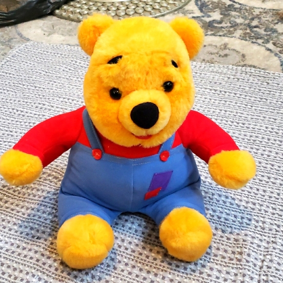 Disney | Accents | Vintage 997 Hug N Wiggle Talking Pooh Bear | Poshmark